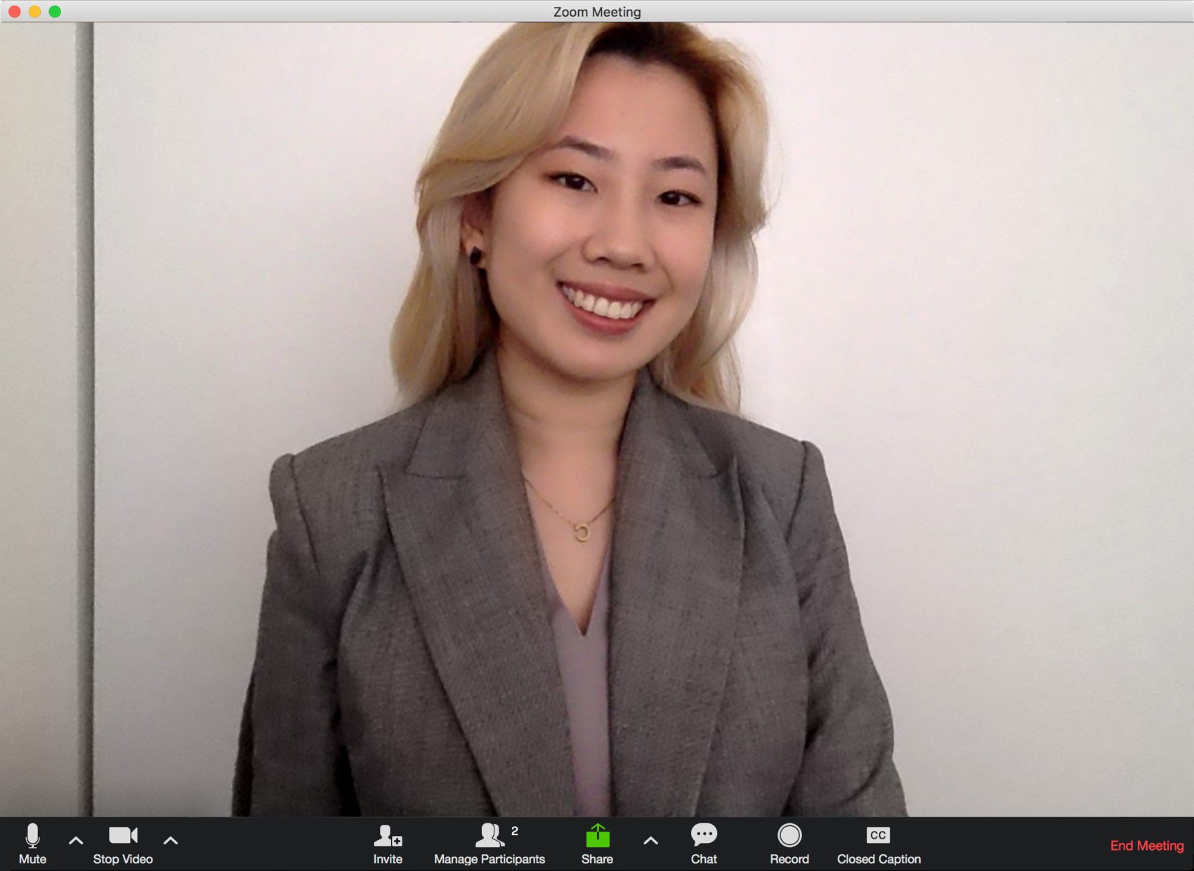 10 Foolproof Virtual Interview Outfits (Depending on Your Industry)