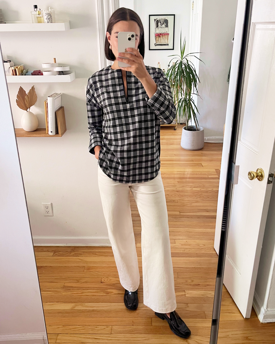 How to Style White Jeans: Outfit Inspiration for Every Day of the Week